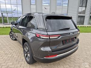 Pelēks Jeep Grand Cherokee 2023 Šauļi, ar dzinēja tilpumu 2.00 L un nobraukumu 91 tūkst. km par 27700 €, foto 8 vietnē AUTOMOTO.COM.LV