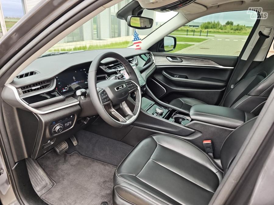 Pelēks Jeep Grand Cherokee 2023 Šauļi, ar dzinēja tilpumu 2.00 L un nobraukumu 91 tūkst. km par 27700 €, foto 13 vietnē AUTOMOTO.COM.LV