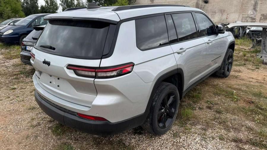 Pelēks Jeep Grand Cherokee 2023 Ukmergė, ar dzinēja tilpumu 3.60 L un nobraukumu 57 tūkst. km par 13999 €, foto 9 vietnē AUTOMOTO.COM.LV