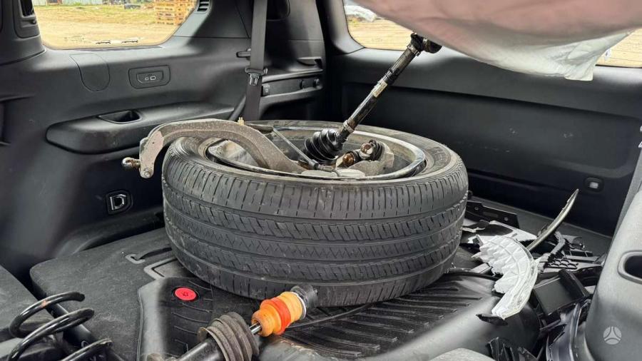 Pelēks Jeep Grand Cherokee 2023 Ukmergė, ar dzinēja tilpumu 3.60 L un nobraukumu 57 tūkst. km par 13999 €, foto 13 vietnē AUTOMOTO.COM.LV