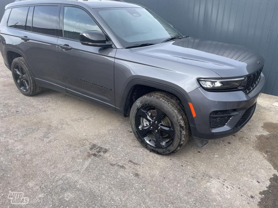 Grey Jeep Grand Cherokee 2024 in Siauliai, with an engine capacity of 3.60 L and mileage of 6 thousand km for 42000 €, photo 1 on AUTOMOTO.COM.LV