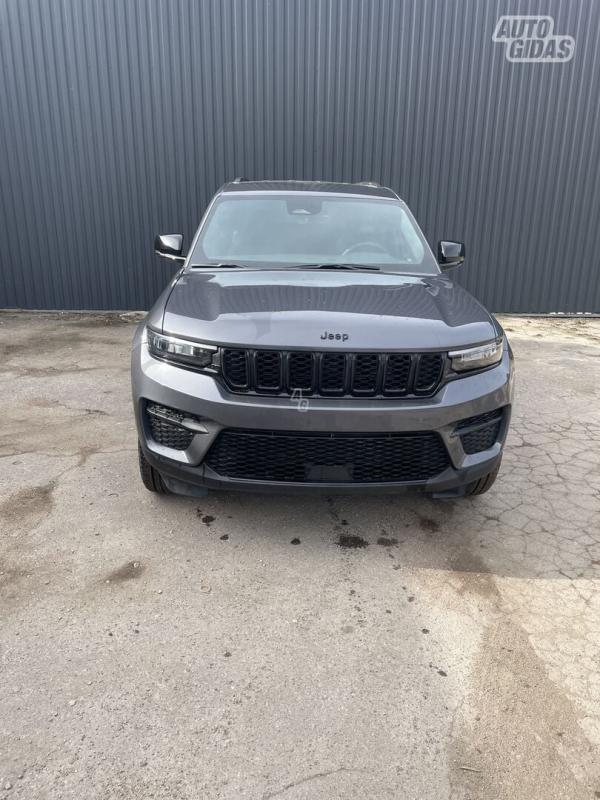 Pelēks Jeep Grand Cherokee 2024 Šauļi, ar dzinēja tilpumu 3.60 L un nobraukumu 6 tūkst. km par 42000 €, foto 7 vietnē AUTOMOTO.COM.LV