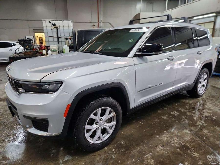 Grey Jeep Grand Cherokee 2021 in Kaunas, with an engine capacity of 3.60 L and mileage of 128 thousand km for 17080 €, photo 1 on AUTOMOTO.COM.LV