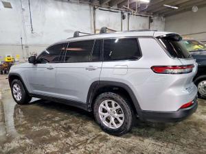 Grey Jeep Grand Cherokee 2021 in Kaunas, with an engine capacity of 3.60 L and mileage of 128 thousand km for 17080 €, photo 7 on AUTOMOTO.COM.LV