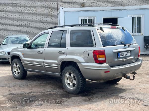 Grey Jeep Grand Cherokee 2000 in Narva, with an engine capacity of 3.10 L and mileage of 0 thousand km for 999 €, photo 3 on AUTOMOTO.COM.LV