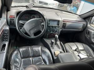 Pelēks Jeep Grand Cherokee 2000 Narva, ar dzinēja tilpumu 3.10 L un nobraukumu 308 tūkst. km par 999 €, foto 8 vietnē AUTOMOTO.COM.LV