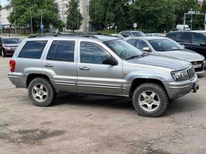Pelēks Jeep Grand Cherokee 2000 Narva, ar dzinēja tilpumu 3.10 L un nobraukumu 308 tūkst. km par 999 €, foto 13 vietnē AUTOMOTO.COM.LV