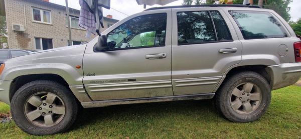 Pelēks Jeep Grand Cherokee 2004 Hāpsalu, ar dzinēja tilpumu 2.70 L un nobraukumu 416 tūkst. km par 3350 €, foto 3 vietnē AUTOMOTO.COM.LV