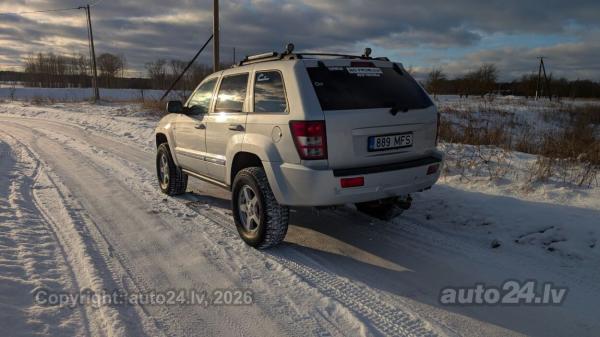 Pelēks Jeep Grand Cherokee 2006 Tallina, ar dzinēja tilpumu 3.00 L un nobraukumu 435 tūkst. km par 7200 €, foto 2 vietnē AUTOMOTO.COM.LV