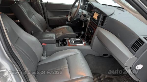 Pelēks Jeep Grand Cherokee 2006 Tallina, ar dzinēja tilpumu 3.00 L un nobraukumu 435 tūkst. km par 7200 €, foto 8 vietnē AUTOMOTO.COM.LV