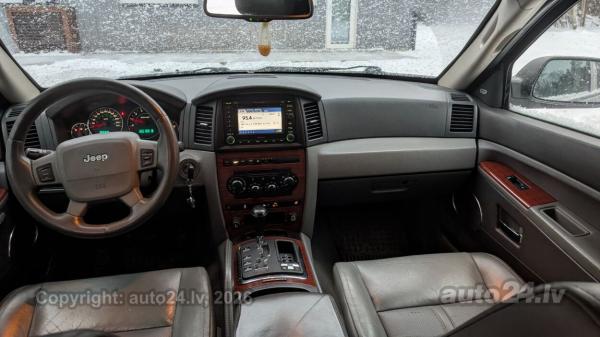 Pelēks Jeep Grand Cherokee 2006 Tallina, ar dzinēja tilpumu 3.00 L un nobraukumu 435 tūkst. km par 7200 €, foto 10 vietnē AUTOMOTO.COM.LV