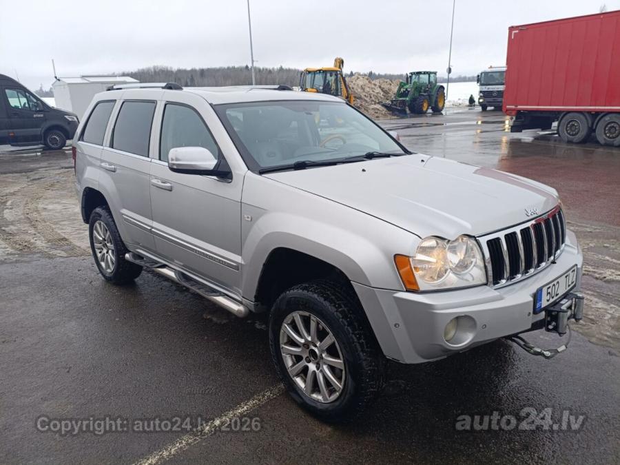 Pelēks Jeep Grand Cherokee 2007 Tallina, ar dzinēja tilpumu 3.00 L un nobraukumu 374 tūkst. km par 5000 €, foto 1 vietnē AUTOMOTO.COM.LV