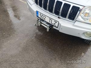 Pelēks Jeep Grand Cherokee 2007 Tallina, ar dzinēja tilpumu 3.00 L un nobraukumu 374 tūkst. km par 5000 €, foto 2 vietnē AUTOMOTO.COM.LV