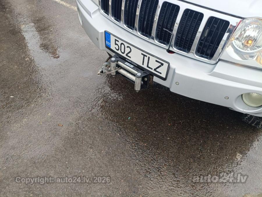 Pelēks Jeep Grand Cherokee 2007 Tallina, ar dzinēja tilpumu 3.00 L un nobraukumu 374 tūkst. km par 5000 €, foto 2 vietnē AUTOMOTO.COM.LV