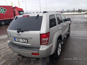 Pelēks Jeep Grand Cherokee 2007 Tallina, ar dzinēja tilpumu 3.00 L un nobraukumu 374 tūkst. km par 5000 €, foto 5 vietnē AUTOMOTO.COM.LV