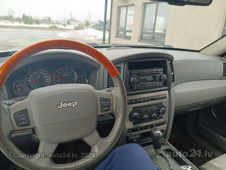 Pelēks Jeep Grand Cherokee 2007 Tallina, ar dzinēja tilpumu 3.00 L un nobraukumu 374 tūkst. km par 5000 €, foto 7 vietnē AUTOMOTO.COM.LV