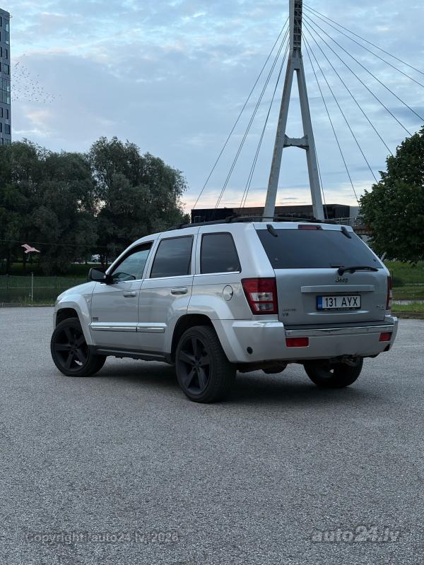 Grey Jeep Grand Cherokee 2007 in Tartu, with an engine capacity of 5.70 L and mileage of 230 thousand km for 3900 €, photo 4 on AUTOMOTO.COM.LV