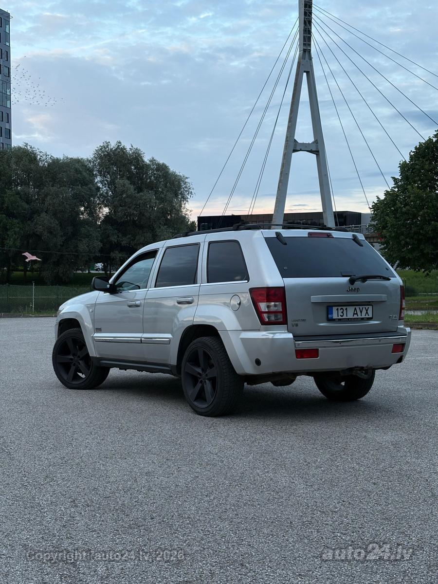 Pelēks Jeep Grand Cherokee 2007 Tartu, ar dzinēja tilpumu 5.70 L un nobraukumu 230 tūkst. km par 3900 €, foto 5 vietnē AUTOMOTO.COM.LV