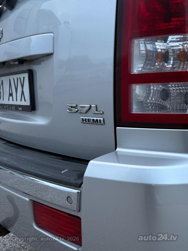Grey Jeep Grand Cherokee 2007 in Tartu, with an engine capacity of 5.70 L and mileage of 230 thousand km for 3900 €, photo 7 on AUTOMOTO.COM.LV