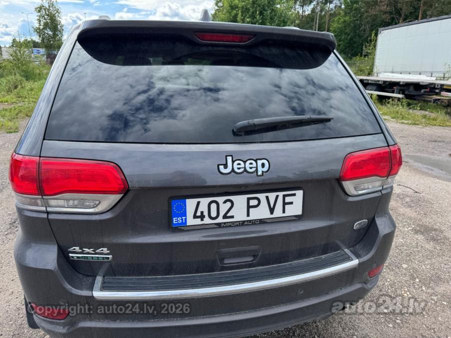 Pelēks Jeep Grand Cherokee 2016 Tallina, ar dzinēja tilpumu 3.00 L un nobraukumu 183 tūkst. km par 12900 €, foto 3 vietnē AUTOMOTO.COM.LV