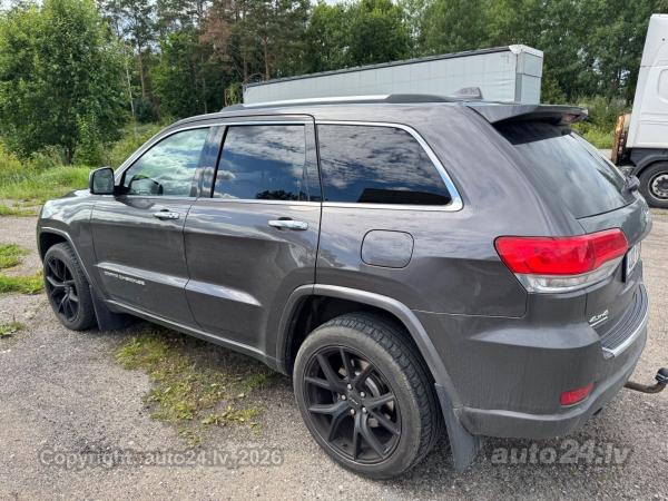 Grey Jeep Grand Cherokee 2016 in Tallinn, with an engine capacity of 3.00 L and mileage of 183 thousand km for 12900 €, photo 4 on AUTOMOTO.COM.LV