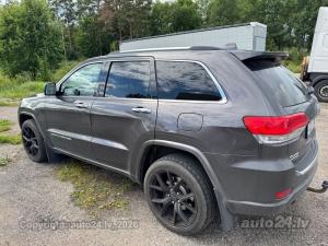 Pelēks Jeep Grand Cherokee 2016 Tallina, ar dzinēja tilpumu 3.00 L un nobraukumu 183 tūkst. km par 12900 €, foto 4 vietnē AUTOMOTO.COM.LV