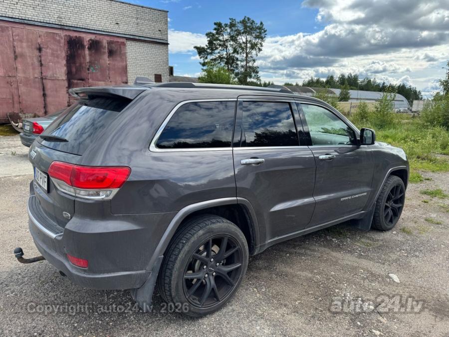 Pelēks Jeep Grand Cherokee 2016 Tallina, ar dzinēja tilpumu 3.00 L un nobraukumu 183 tūkst. km par 12900 €, foto 5 vietnē AUTOMOTO.COM.LV