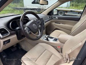 Pelēks Jeep Grand Cherokee 2016 Tallina, ar dzinēja tilpumu 3.00 L un nobraukumu 183 tūkst. km par 12900 €, foto 8 vietnē AUTOMOTO.COM.LV