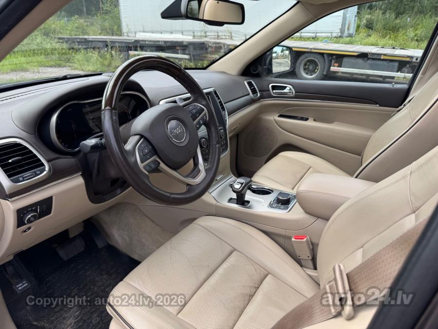 Pelēks Jeep Grand Cherokee 2016 Tallina, ar dzinēja tilpumu 3.00 L un nobraukumu 183 tūkst. km par 12900 €, foto 8 vietnē AUTOMOTO.COM.LV