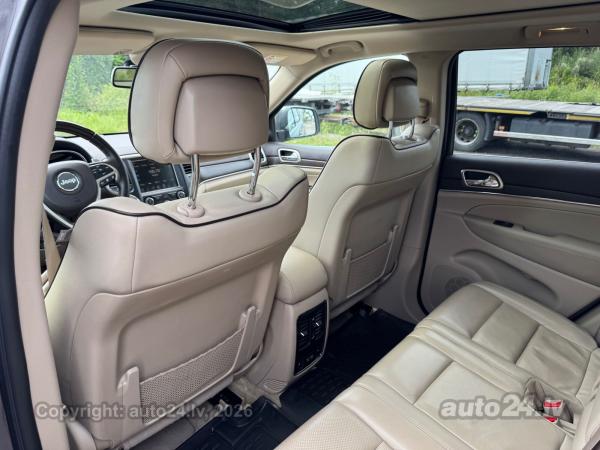 Grey Jeep Grand Cherokee 2016 in Tallinn, with an engine capacity of 3.00 L and mileage of 183 thousand km for 12900 €, photo 9 on AUTOMOTO.COM.LV