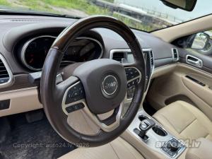 Pelēks Jeep Grand Cherokee 2016 Tallina, ar dzinēja tilpumu 3.00 L un nobraukumu 183 tūkst. km par 12900 €, foto 10 vietnē AUTOMOTO.COM.LV