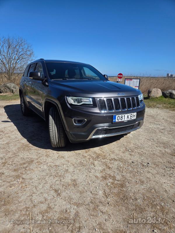 Grey Jeep Grand Cherokee 2017 in Tallinn, with an engine capacity of 3.00 L and mileage of 159 thousand km for 19900 €, photo 2 on AUTOMOTO.COM.LV