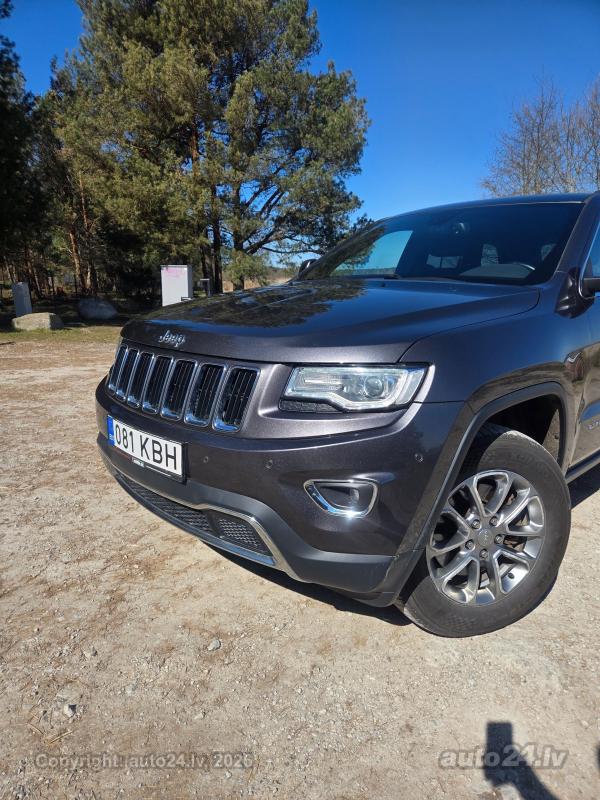 Grey Jeep Grand Cherokee 2017 in Tallinn, with an engine capacity of 3.00 L and mileage of 159 thousand km for 19900 €, photo 5 on AUTOMOTO.COM.LV