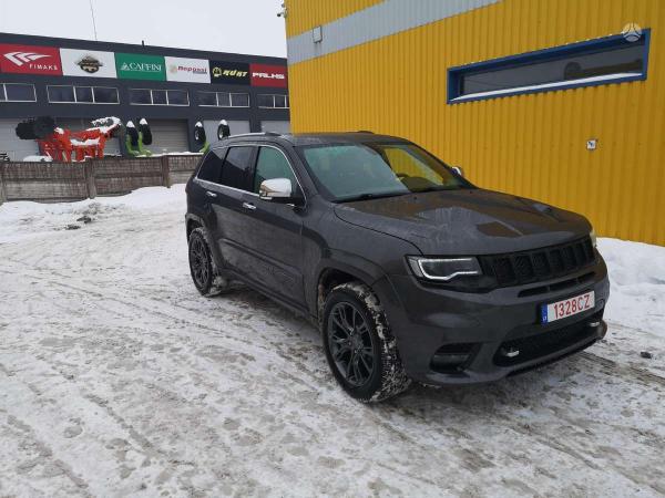 Pelēks Jeep Grand Cherokee 2019 Šauļi, ar dzinēja tilpumu 3.60 L un nobraukumu 200 tūkst. km par 21900 €, foto 3 vietnē AUTOMOTO.COM.LV