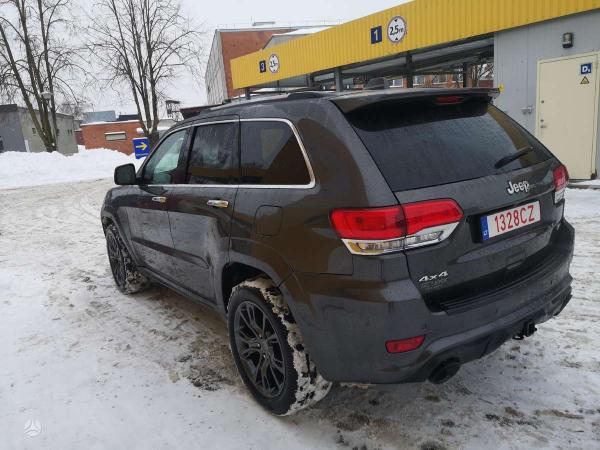 Pelēks Jeep Grand Cherokee 2019 Šauļi, ar dzinēja tilpumu 3.60 L un nobraukumu 200 tūkst. km par 21900 €, foto 5 vietnē AUTOMOTO.COM.LV