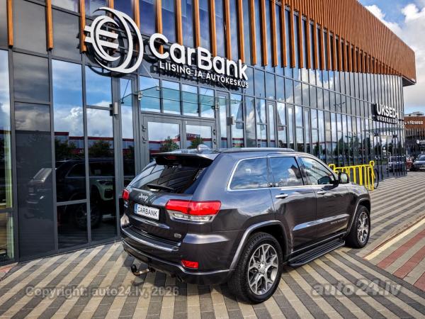 Jeep Grand Cherokee 2019 Tallina vietnē Pelēks Jeep Grand Cherokee 2019 Tallina, ar dzinēja tilpumu 3.00 L un nobraukumu 161 tūkst. km par 26500 €, foto 6 vietnē AUTOMOTO.COM.LV