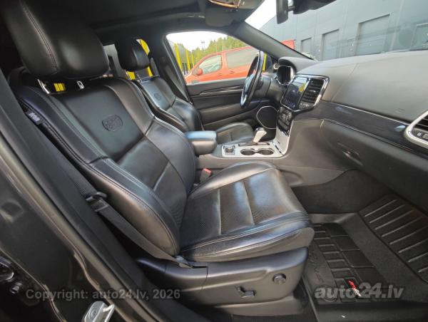 Jeep Grand Cherokee 2019 Tallina vietnē Pelēks Jeep Grand Cherokee 2019 Tallina, ar dzinēja tilpumu 3.00 L un nobraukumu 161 tūkst. km par 26500 €, foto 11 vietnē AUTOMOTO.COM.LV