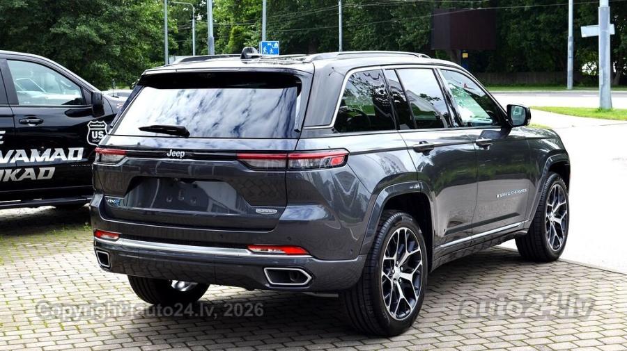 Grey Jeep Grand Cherokee 2026 in Tallinn, with an engine capacity of 2.00 L and mileage of 0 thousand km for 74400 €, photo 4 on AUTOMOTO.COM.LV