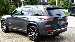 Grey Jeep Grand Cherokee 2026 in Tallinn, with an engine capacity of 2.00 L and mileage of 0 thousand km for 74400 €, photo 5 on AUTOMOTO.COM.LV
