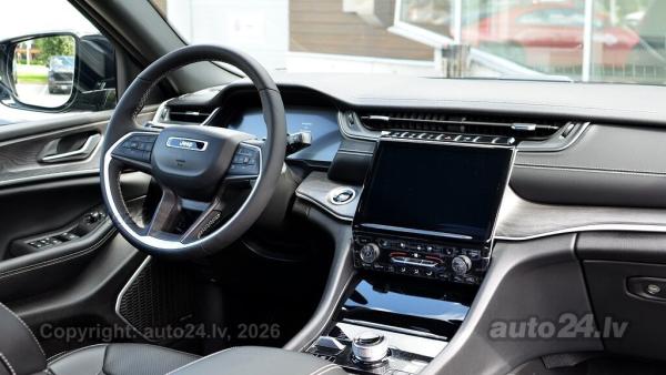 Grey Jeep Grand Cherokee 2026 in Tallinn, with an engine capacity of 2.00 L and mileage of 0 thousand km for 55000 €, photo 9 on AUTOMOTO.COM.LV