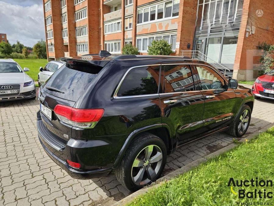 Jeep Grand Cherokee 2016 in Klaipeda, with an engine capacity of 2.99 L and mileage of 253 thousand km for 8000 €, photo 4 on AUTOMOTO.COM.LV