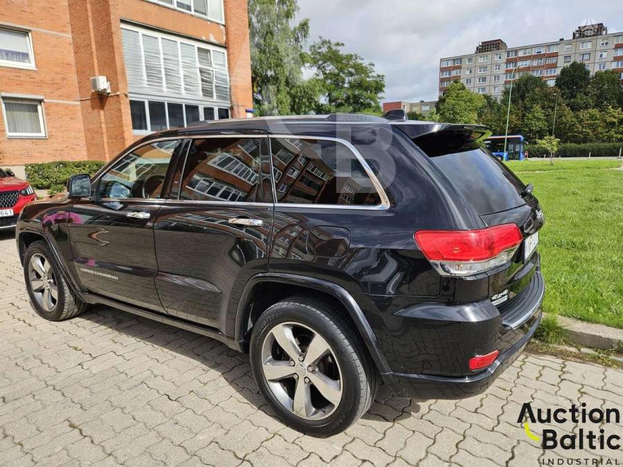 Jeep Grand Cherokee 2016 in Klaipeda, with an engine capacity of 2.99 L and mileage of 253 thousand km for 8000 €, photo 5 on AUTOMOTO.COM.LV