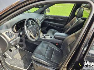 Jeep Grand Cherokee 2016 in Klaipeda, with an engine capacity of 2.99 L and mileage of 253 thousand km for 8000 €, photo 8 on AUTOMOTO.COM.LV