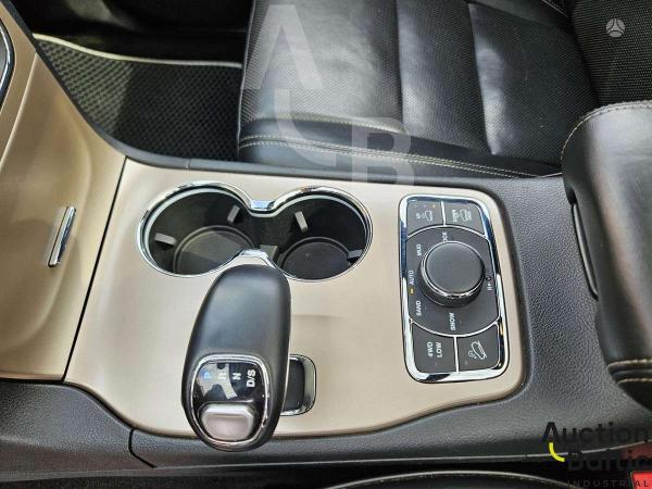 Jeep Grand Cherokee 2016 in Klaipeda, with an engine capacity of 2.99 L and mileage of 253 thousand km for 8000 €, photo 11 on AUTOMOTO.COM.LV