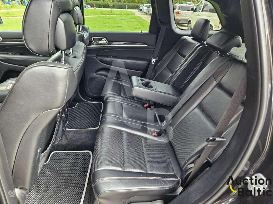 Jeep Grand Cherokee 2016 in Klaipeda, with an engine capacity of 2.99 L and mileage of 253 thousand km for 8000 €, photo 14 on AUTOMOTO.COM.LV
