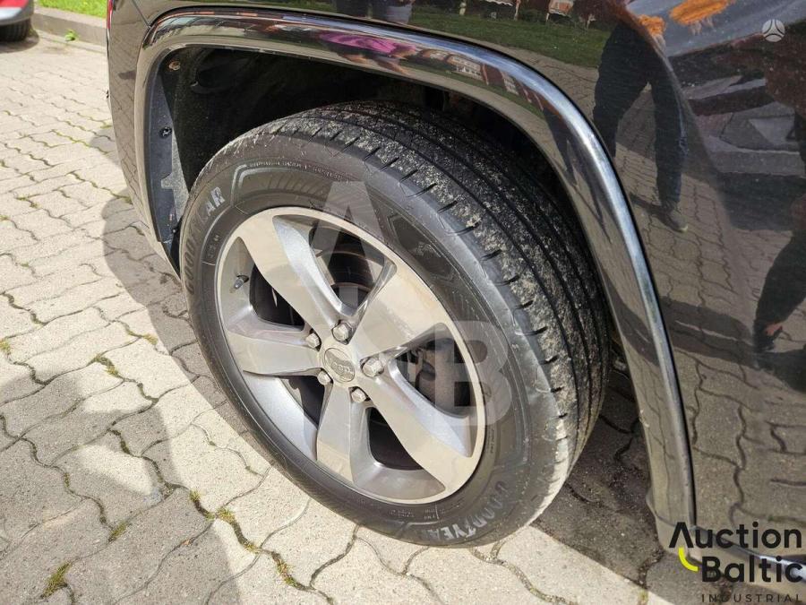Jeep Grand Cherokee 2016 in Klaipeda, with an engine capacity of 2.99 L and mileage of 253 thousand km for 8000 €, photo 37 on AUTOMOTO.COM.LV