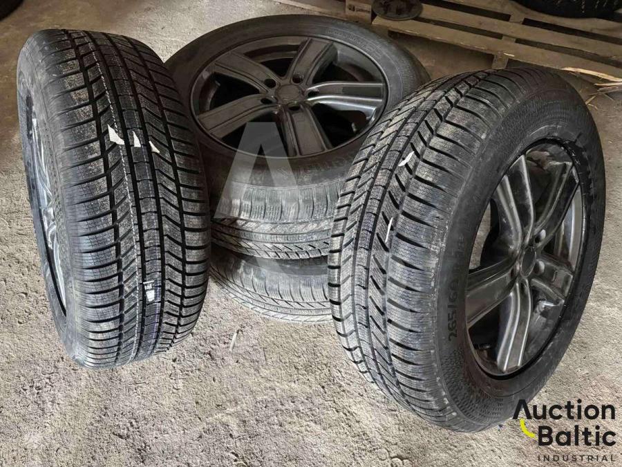 Jeep Grand Cherokee 2016 in Klaipeda, with an engine capacity of 2.99 L and mileage of 253 thousand km for 8000 €, photo 38 on AUTOMOTO.COM.LV
