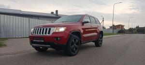 Sarkans Jeep Grand Cherokee 2011 Kauņa, ar dzinēja tilpumu 5.70 L un nobraukumu 250 tūkst. km par 10200 €, foto  vietnē AUTOMOTO.COM.LV