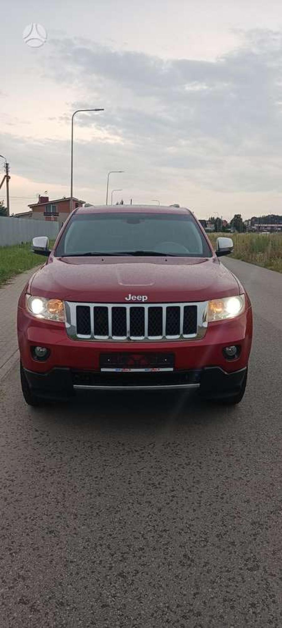 Sarkans Jeep Grand Cherokee 2011 Kauņa, ar dzinēja tilpumu 5.70 L un nobraukumu 250 tūkst. km par 10200 €, foto 13 vietnē AUTOMOTO.COM.LV
