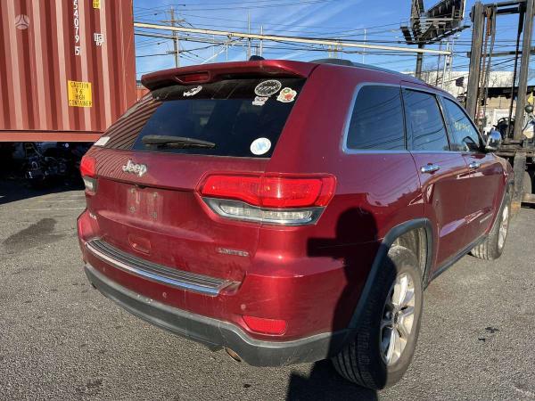Sarkans Jeep Grand Cherokee 2014 Šauļi, ar dzinēja tilpumu 3.60 L un nobraukumu 247 tūkst. km par 6250 €, foto 7 vietnē AUTOMOTO.COM.LV